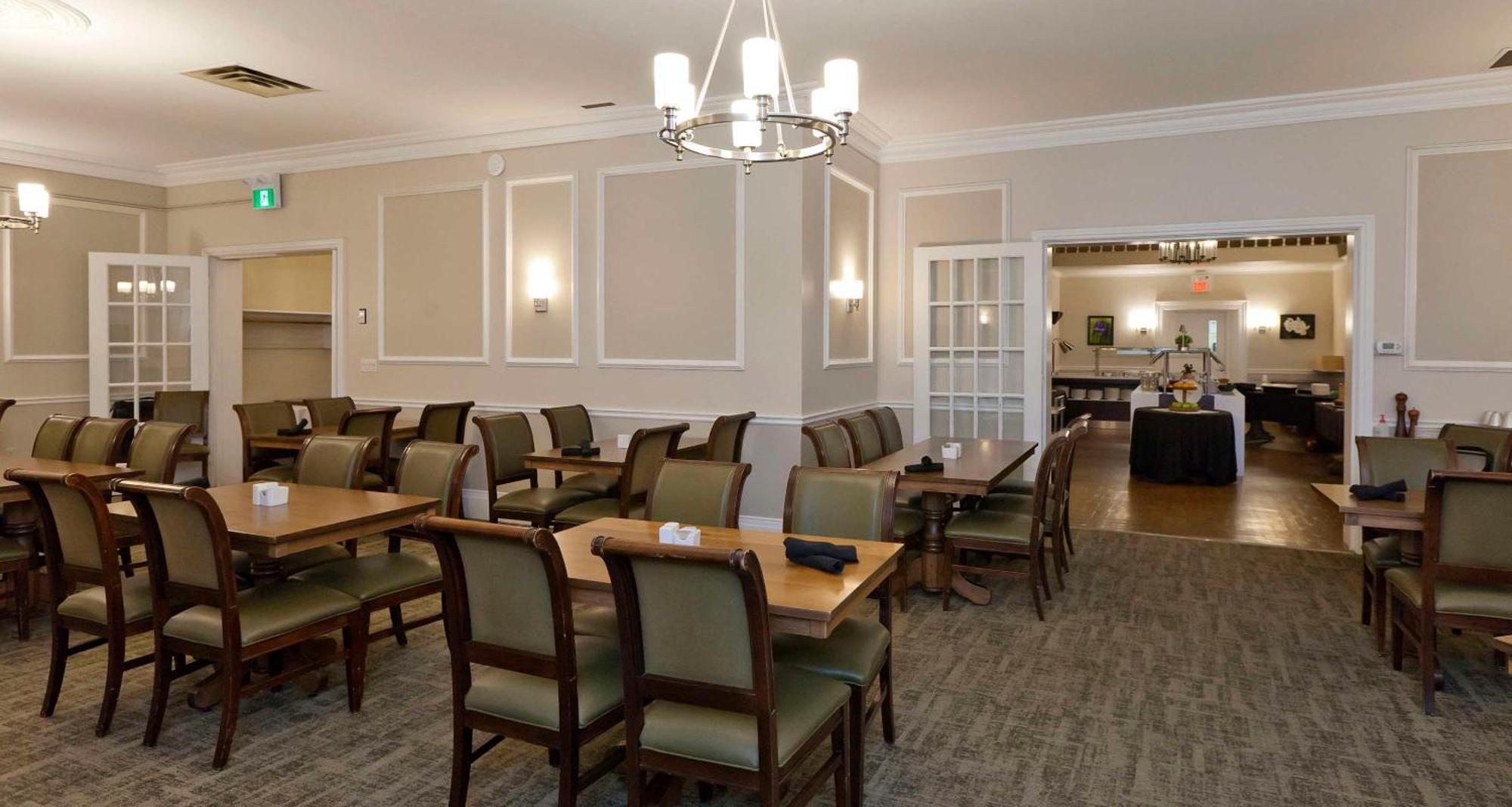 ELM HURST INN & SPA | ⋆⋆⋆ | INGERSOLL, CANADA | SEASON DEALS FROM $103