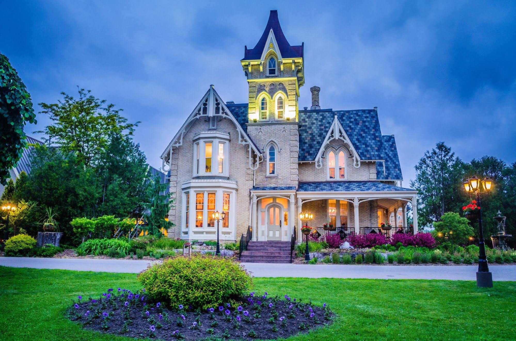 ELM HURST INN & SPA | ⋆⋆⋆ | INGERSOLL, CANADA | SEASON DEALS FROM $103